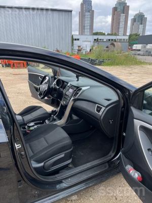 Melns Hyundai i30 2012 Rīga, ar dzinēja tilpumu 1.60 L un nobraukumu 142 tūkst. km par 4000 €, foto 7 vietnē AUTOMOTO.COM.LV