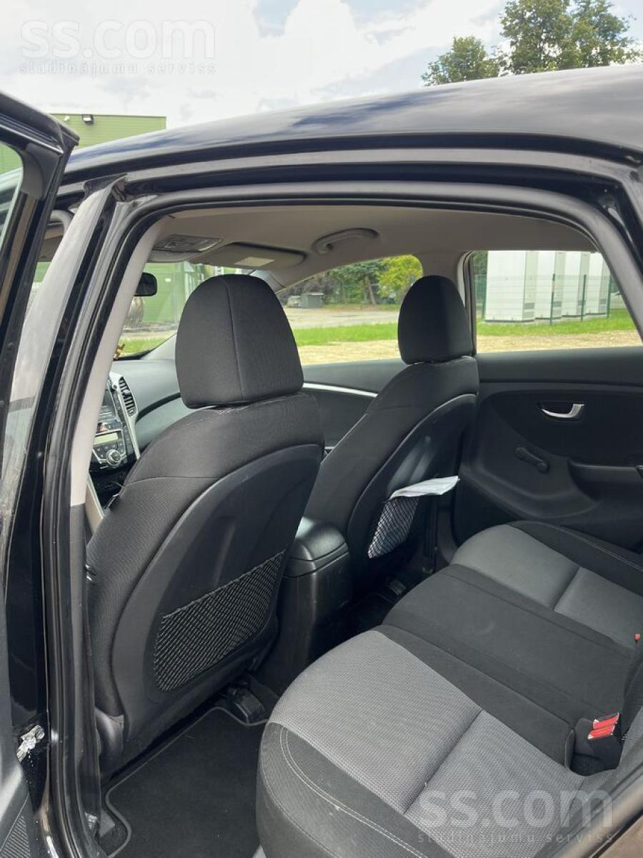 Melns Hyundai i30 2012 Rīga, ar dzinēja tilpumu 1.60 L un nobraukumu 142 tūkst. km par 4000 €, foto 8 vietnē AUTOMOTO.COM.LV