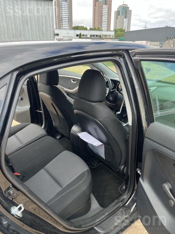Melns Hyundai i30 2012 Rīga, ar dzinēja tilpumu 1.60 L un nobraukumu 142 tūkst. km par 4000 €, foto 8 vietnē AUTOMOTO.COM.LV