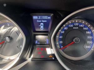 Melns Hyundai i30 2014 Marijampole, ar dzinēja tilpumu 1.58 L un nobraukumu 200 tūkst. km par 3250 €, foto 8 vietnē AUTOMOTO.COM.LV