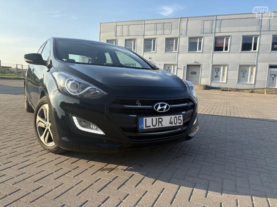 Черный Хендай i30 2016 в Шяуляй, объемом двигателя 1.60 л и пробегом 141 тыс. км за 6700 €, фото 10 на AUTOMOTO.COM.LV