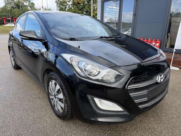 Черный Хендай i30 2016 в Клайпеда, объемом двигателя 1.58 л и пробегом 264 тыс. км за 3999 €, фото 4 на AUTOMOTO.COM.LV