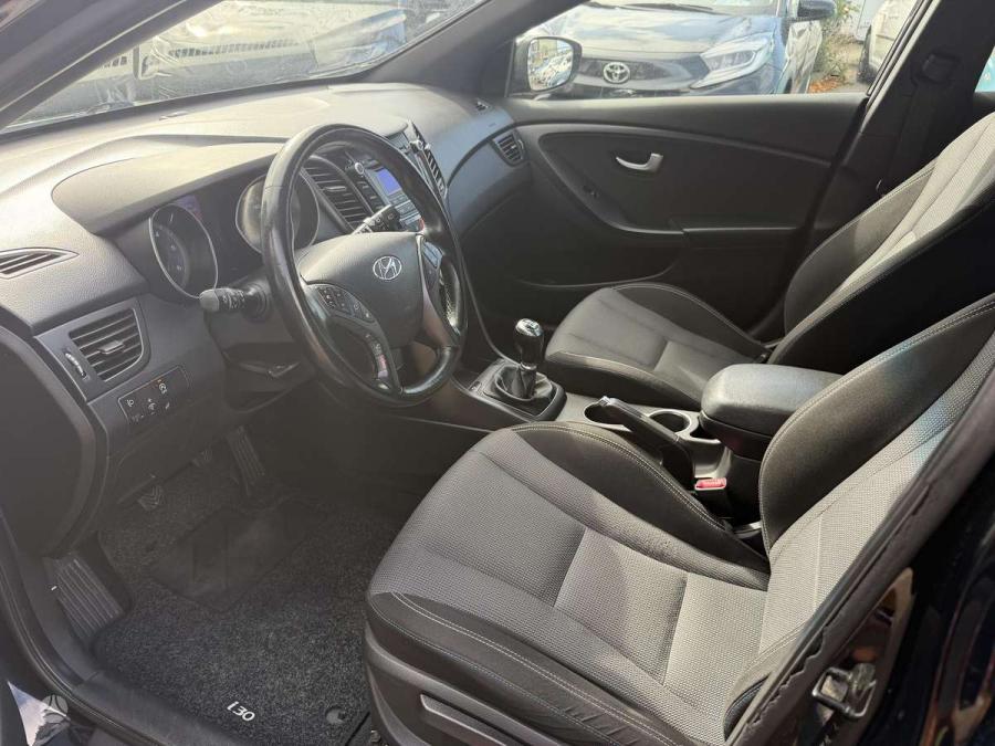 Черный Хендай i30 2016 в Клайпеда, объемом двигателя 1.58 л и пробегом 264 тыс. км за 3999 €, фото 10 на AUTOMOTO.COM.LV