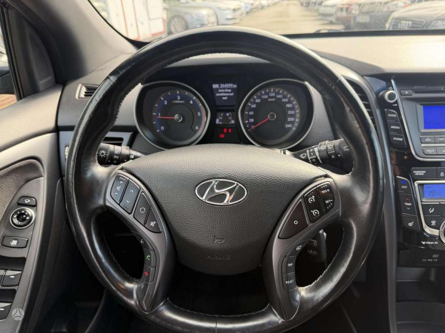 Черный Хендай i30 2016 в Клайпеда, объемом двигателя 1.58 л и пробегом 264 тыс. км за 3999 €, фото 12 на AUTOMOTO.COM.LV