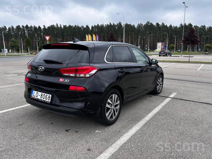 Melns Hyundai i30 2018 Rīga, ar dzinēja tilpumu 1.60 L un nobraukumu 129 tūkst. km par 9900 €, foto 5 vietnē AUTOMOTO.COM.LV