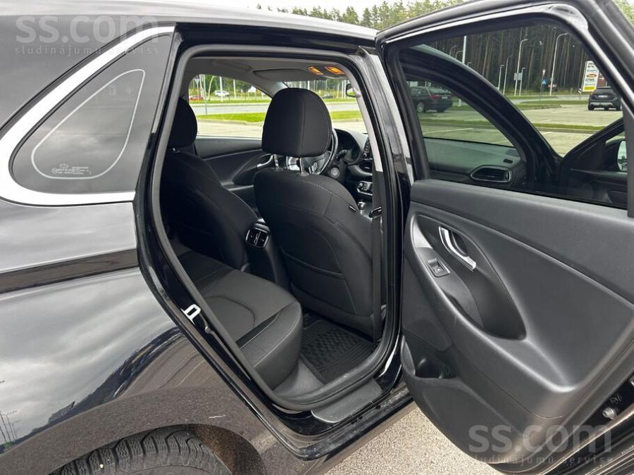Melns Hyundai i30 2018 Rīga, ar dzinēja tilpumu 1.60 L un nobraukumu 129 tūkst. km par 9900 €, foto 27 vietnē AUTOMOTO.COM.LV
