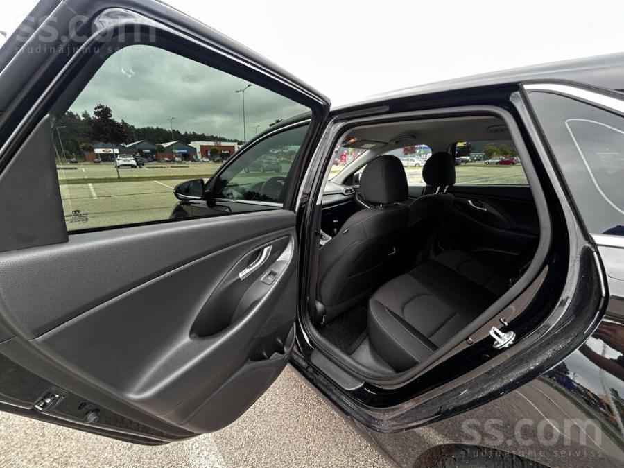 Melns Hyundai i30 2018 Rīga, ar dzinēja tilpumu 1.60 L un nobraukumu 129 tūkst. km par 9900 €, foto 29 vietnē AUTOMOTO.COM.LV