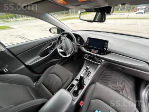 Melns Hyundai i30 2018 Rīga, ar dzinēja tilpumu 1.60 L un nobraukumu 129 tūkst. km par 9900 €, foto 30 vietnē AUTOMOTO.COM.LV