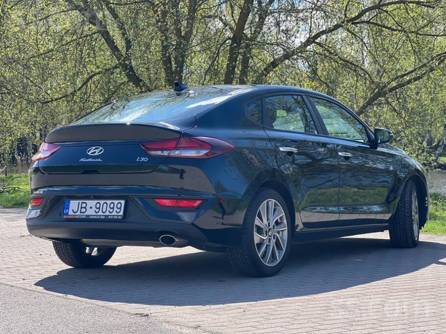 Melns Hyundai i30 2018 Rīga, ar dzinēja tilpumu 1.40 L un nobraukumu 56 tūkst. km par 12900 €, foto 4 vietnē AUTOMOTO.COM.LV