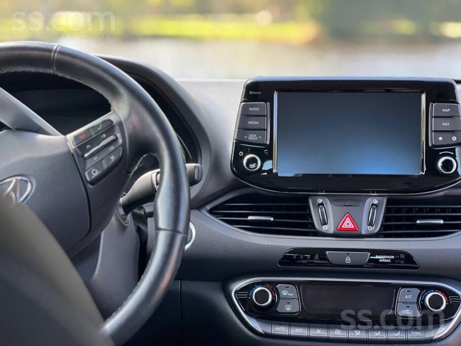 Melns Hyundai i30 2018 Rīga, ar dzinēja tilpumu 1.40 L un nobraukumu 56 tūkst. km par 12900 €, foto 12 vietnē AUTOMOTO.COM.LV