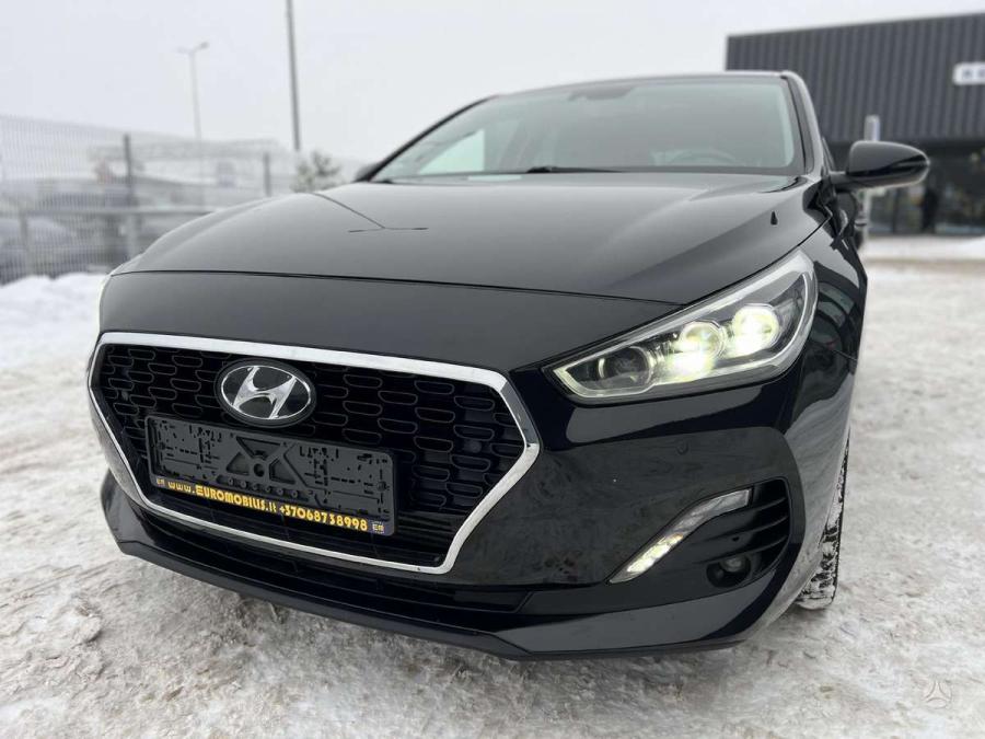 Black Hyundai i30 2019 in Siauliai, with an engine capacity of 1.58 L and mileage of 202 thousand km for 9900 €, photo 11 on AUTOMOTO.COM.LV
