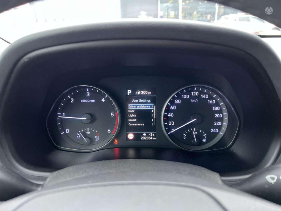 Black Hyundai i30 2019 in Siauliai, with an engine capacity of 1.58 L and mileage of 202 thousand km for 9900 €, photo 18 on AUTOMOTO.COM.LV
