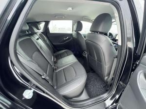 Black Hyundai i30 2019 in Siauliai, with an engine capacity of 1.58 L and mileage of 202 thousand km for 9900 €, photo 29 on AUTOMOTO.COM.LV