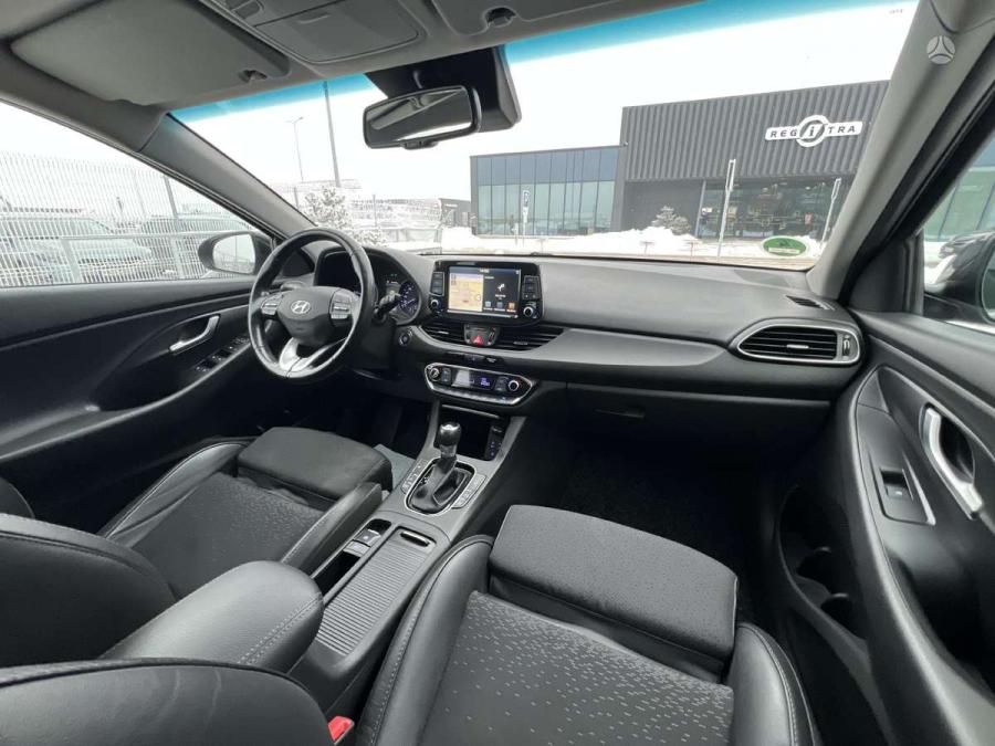 Black Hyundai i30 2019 in Siauliai, with an engine capacity of 1.58 L and mileage of 202 thousand km for 9900 €, photo 31 on AUTOMOTO.COM.LV