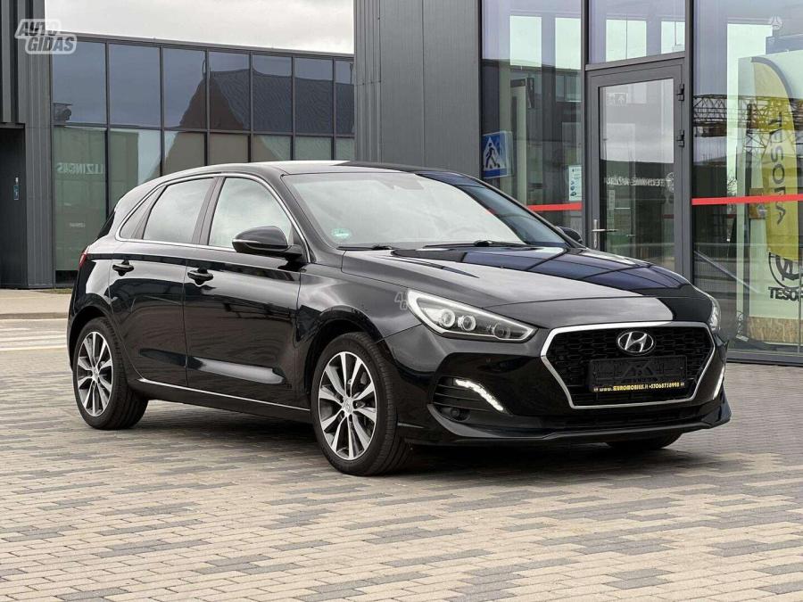 Black Hyundai i30 2019 in Siauliai, with an engine capacity of 1.60 L and mileage of 202 thousand km for 9800 €, photo 1 on AUTOMOTO.COM.LV