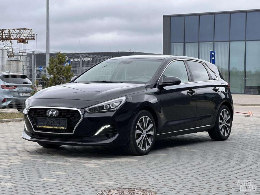 Black Hyundai i30 2019 in Siauliai, with an engine capacity of 1.60 L and mileage of 202 thousand km for 9800 €, photo 3 on AUTOMOTO.COM.LV