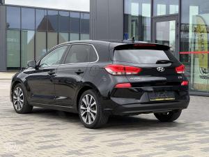 Black Hyundai i30 2019 in Siauliai, with an engine capacity of 1.60 L and mileage of 202 thousand km for 9800 €, photo 9 on AUTOMOTO.COM.LV