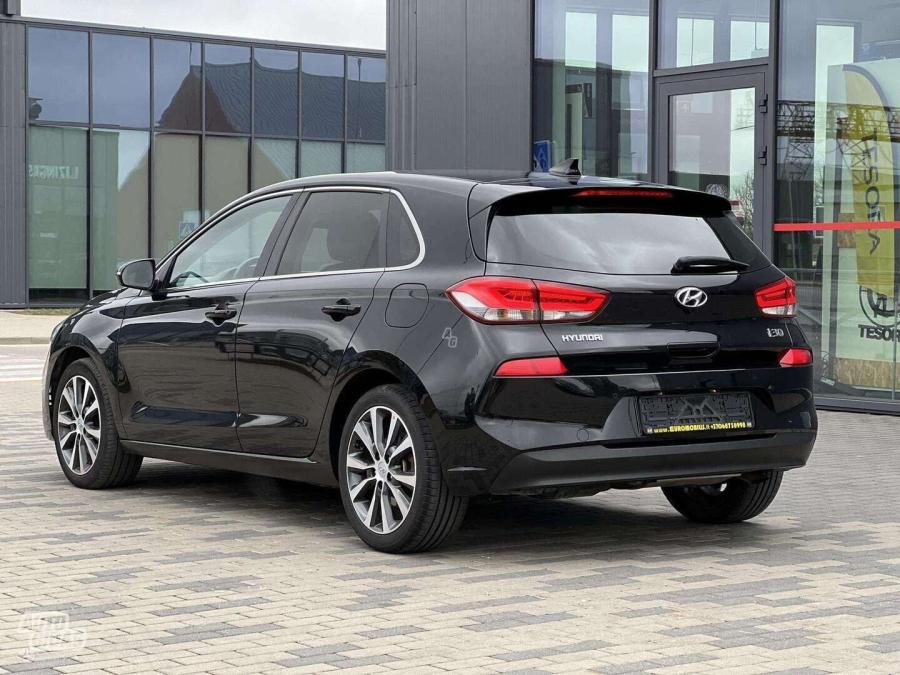 Black Hyundai i30 2019 in Siauliai, with an engine capacity of 1.60 L and mileage of 202 thousand km for 9800 €, photo 9 on AUTOMOTO.COM.LV