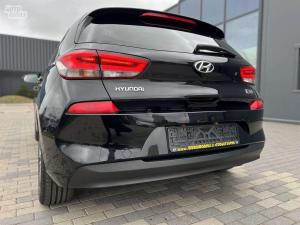 Black Hyundai i30 2019 in Siauliai, with an engine capacity of 1.60 L and mileage of 202 thousand km for 9800 €, photo 10 on AUTOMOTO.COM.LV