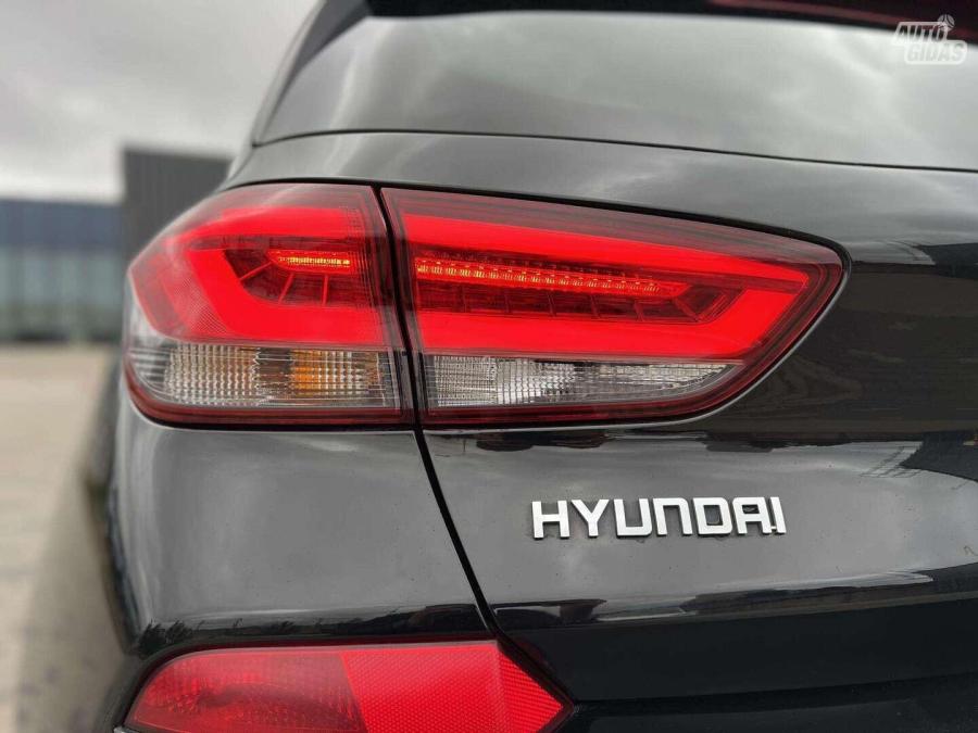 Black Hyundai i30 2019 in Siauliai, with an engine capacity of 1.60 L and mileage of 202 thousand km for 9800 €, photo 11 on AUTOMOTO.COM.LV