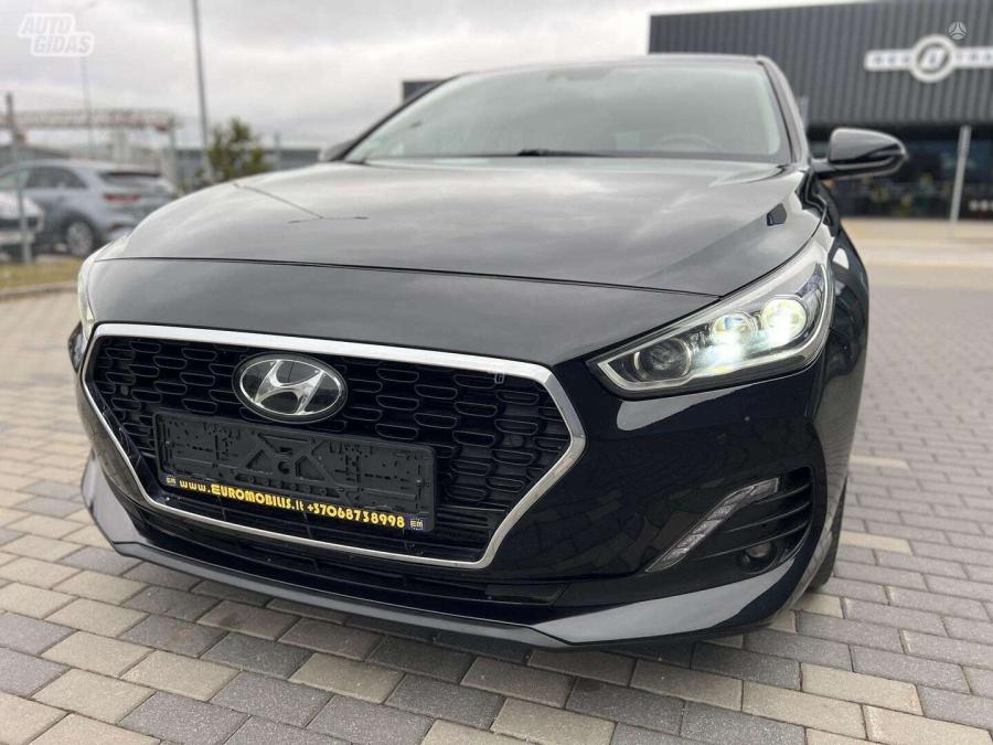 Black Hyundai i30 2019 in Siauliai, with an engine capacity of 1.60 L and mileage of 202 thousand km for 9800 €, photo 12 on AUTOMOTO.COM.LV