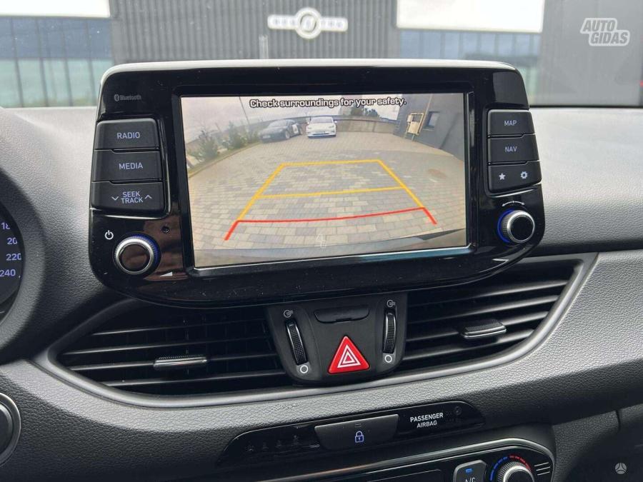 Black Hyundai i30 2019 in Siauliai, with an engine capacity of 1.60 L and mileage of 202 thousand km for 9800 €, photo 21 on AUTOMOTO.COM.LV