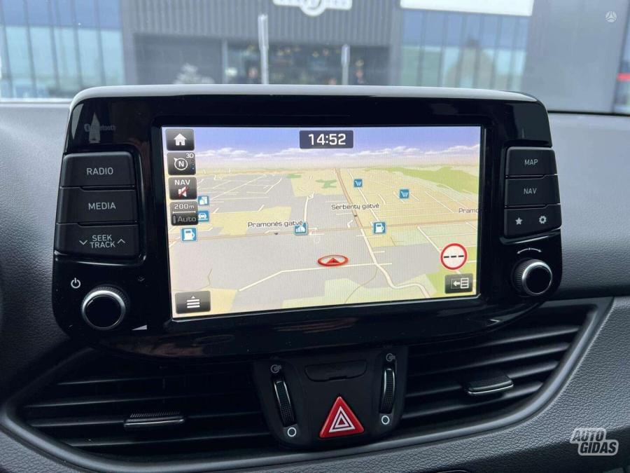 Black Hyundai i30 2019 in Siauliai, with an engine capacity of 1.60 L and mileage of 202 thousand km for 9800 €, photo 22 on AUTOMOTO.COM.LV
