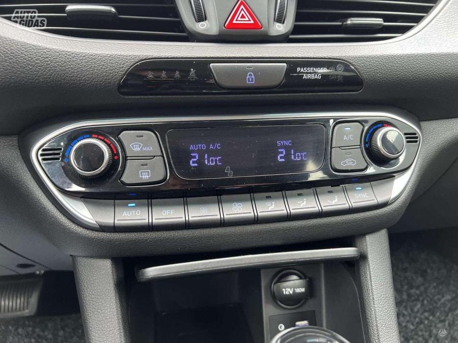 Black Hyundai i30 2019 in Siauliai, with an engine capacity of 1.60 L and mileage of 202 thousand km for 9800 €, photo 23 on AUTOMOTO.COM.LV