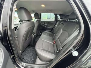 Black Hyundai i30 2019 in Siauliai, with an engine capacity of 1.60 L and mileage of 202 thousand km for 9800 €, photo 27 on AUTOMOTO.COM.LV
