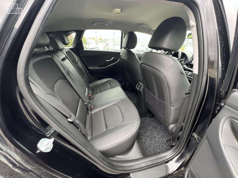 Black Hyundai i30 2019 in Siauliai, with an engine capacity of 1.60 L and mileage of 202 thousand km for 9800 €, photo 28 on AUTOMOTO.COM.LV