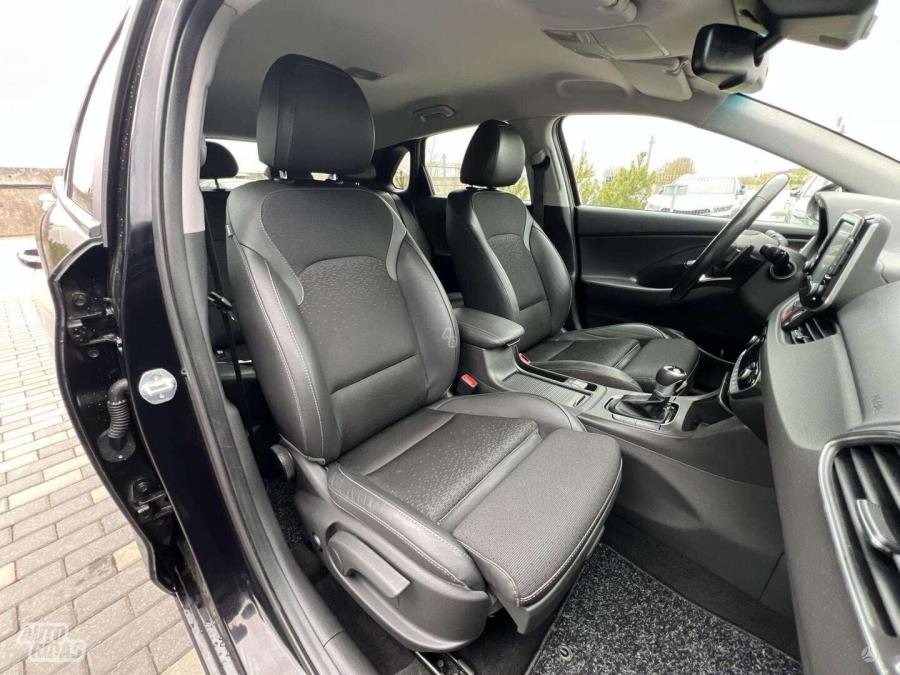 Black Hyundai i30 2019 in Siauliai, with an engine capacity of 1.60 L and mileage of 202 thousand km for 9800 €, photo 30 on AUTOMOTO.COM.LV