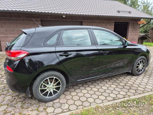 Hyundai i30 2020 Pelva vietnÄ Melns Hyundai i30 2020 Pelva, ar dzinÄja tilpumu 1.40 L un nobraukumu 26 tÅ«kst. km par 10500 ā¬, foto 3 vietnÄ AUTOMOTO.COM.LV