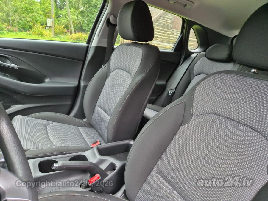 Melns Hyundai i30 2020 Pelva, ar dzinēja tilpumu 1.40 L un nobraukumu 26 tūkst. km par 10500 €, foto 8 vietnē AUTOMOTO.COM.LV