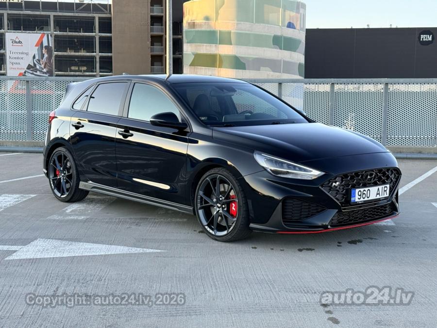 Black Hyundai i30 2023 in Tallinn, with an engine capacity of 2.00 L and mileage of 46 thousand km for 29900 €, photo 1 on AUTOMOTO.COM.LV