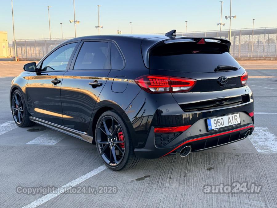 Black Hyundai i30 2023 in Tallinn, with an engine capacity of 2.00 L and mileage of 46 thousand km for 29900 €, photo 6 on AUTOMOTO.COM.LV