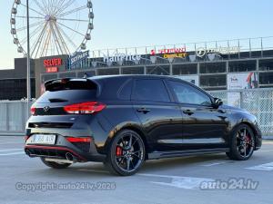 Black Hyundai i30 2023 in Tallinn, with an engine capacity of 2.00 L and mileage of 46 thousand km for 29900 €, photo 8 on AUTOMOTO.COM.LV