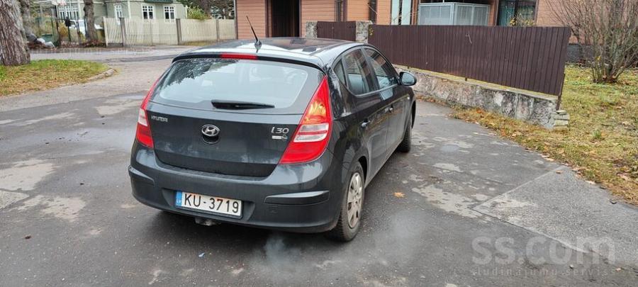 Melns Hyundai i30 2008 Jūrmala, ar dzinēja tilpumu 1.40 L un nobraukumu 220 tūkst. km par 1600 €, foto 3 vietnē AUTOMOTO.COM.LV