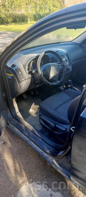 Black Hyundai i30 2008 in Jelgava, with an engine capacity of 1.40 L and mileage of 119 thousand km for 1400 €, photo 6 on AUTOMOTO.COM.LV