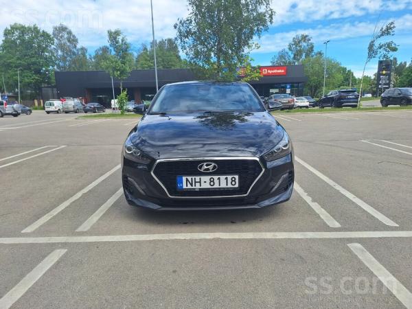 Melns Hyundai i30 2019 Rīga, ar dzinēja tilpumu 1.00 L un nobraukumu 76 tūkst. km par 11200 €, foto 4 vietnē AUTOMOTO.COM.LV