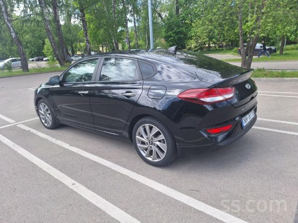 Melns Hyundai i30 2019 Rīga, ar dzinēja tilpumu 1.00 L un nobraukumu 76 tūkst. km par 11200 €, foto 6 vietnē AUTOMOTO.COM.LV