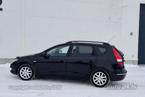 Black Hyundai i30 2008 in Tallinn, with an engine capacity of 1.60 L and mileage of 235 thousand km for 1800 €, photo 3 on AUTOMOTO.COM.LV