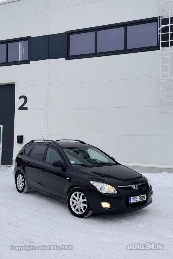 Black Hyundai i30 2008 in Tallinn, with an engine capacity of 1.60 L and mileage of 235 thousand km for 1800 €, photo 10 on AUTOMOTO.COM.LV