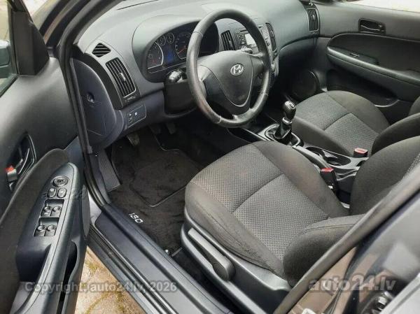 Melns Hyundai i30 2008 Tallina, ar dzinēja tilpumu 1.60 L un nobraukumu 235 tūkst. km par 1800 €, foto 11 vietnē AUTOMOTO.COM.LV