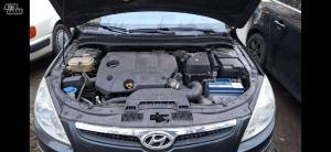 Black Hyundai i30 2008 in Vilnius, with an engine capacity of 1.60 L and mileage of 280 thousand km for 1400 €, photo 5 on AUTOMOTO.COM.LV