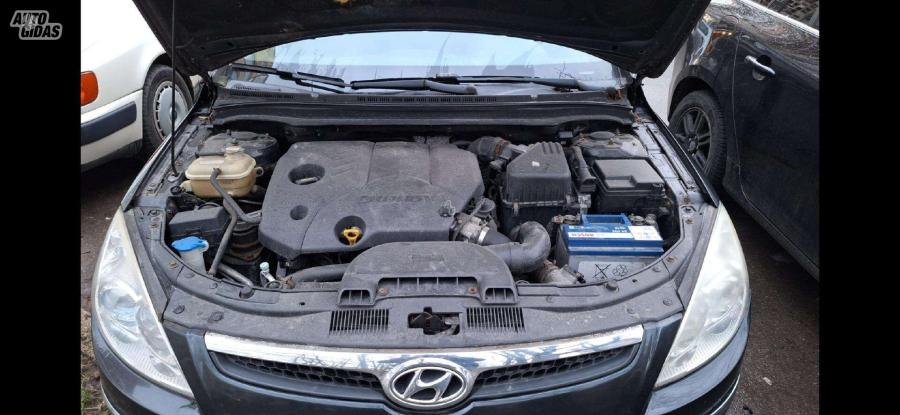 Black Hyundai i30 2008 in Vilnius, with an engine capacity of 1.60 L and mileage of 280 thousand km for 1400 €, photo 5 on AUTOMOTO.COM.LV