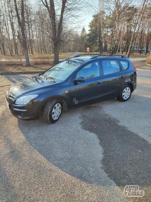 Black Hyundai i30 2008 in Silute, with an engine capacity of 1.60 L and mileage of 116 thousand km for 1850 €, photo 4 on AUTOMOTO.COM.LV