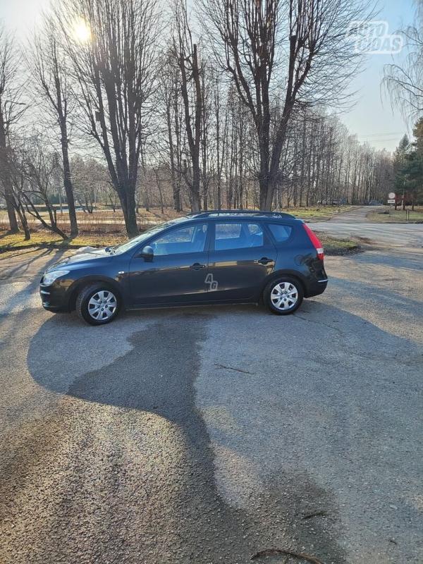 Black Hyundai i30 2008 in Silute, with an engine capacity of 1.60 L and mileage of 116 thousand km for 1850 €, photo 5 on AUTOMOTO.COM.LV