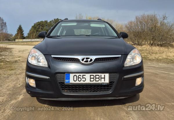 Black Hyundai i30 2008 in Tallinn, with an engine capacity of 1.60 L and mileage of 194 thousand km for 1990 €, photo 2 on AUTOMOTO.COM.LV