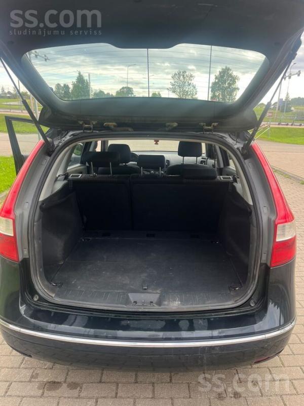 Melns Hyundai i30 2008 Tukums, ar dzinēja tilpumu 1.60 L un nobraukumu 254 tūkst. km par 2700 €, foto 6 vietnē AUTOMOTO.COM.LV