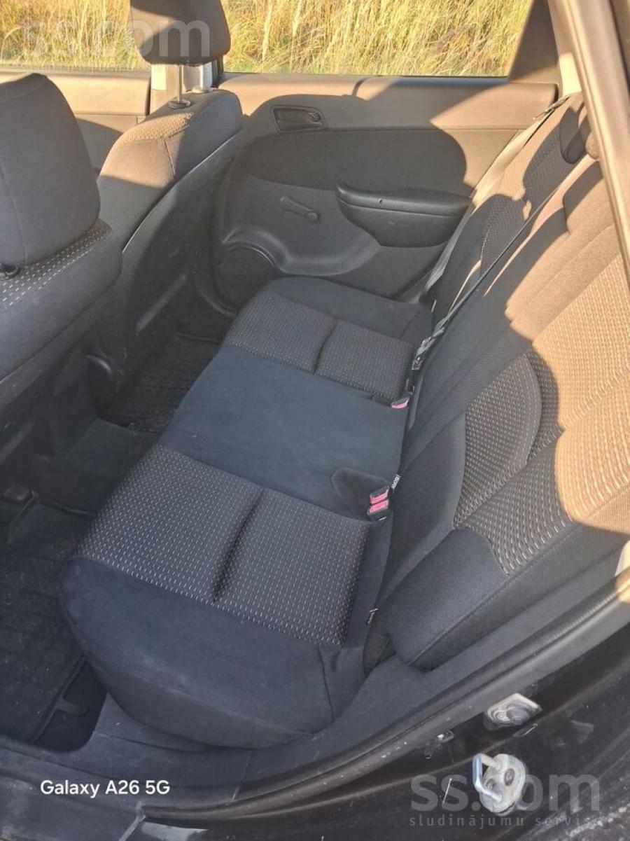 Melns Hyundai i30 2008 Tukums, ar dzinēja tilpumu 1.60 L un nobraukumu 254 tūkst. km par 2700 €, foto 12 vietnē AUTOMOTO.COM.LV